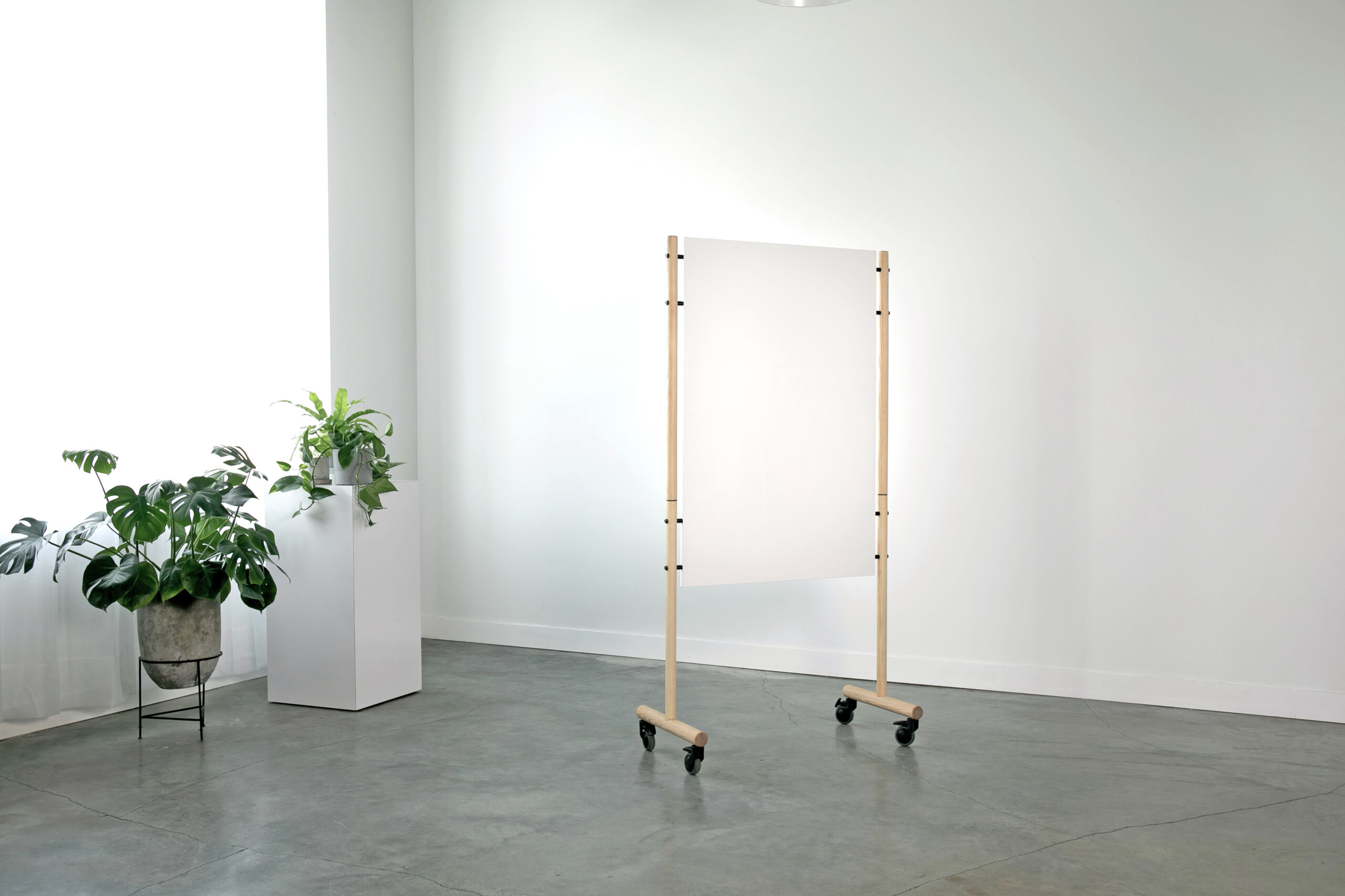 Makr Furniture – Gallery – MIRLUX Premium Panel