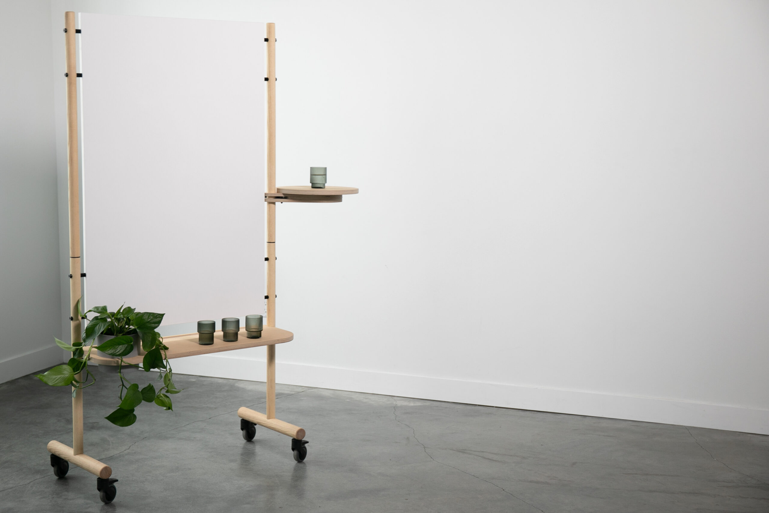 Makr Furniture – Gallery – MIRLUX Premium Panel